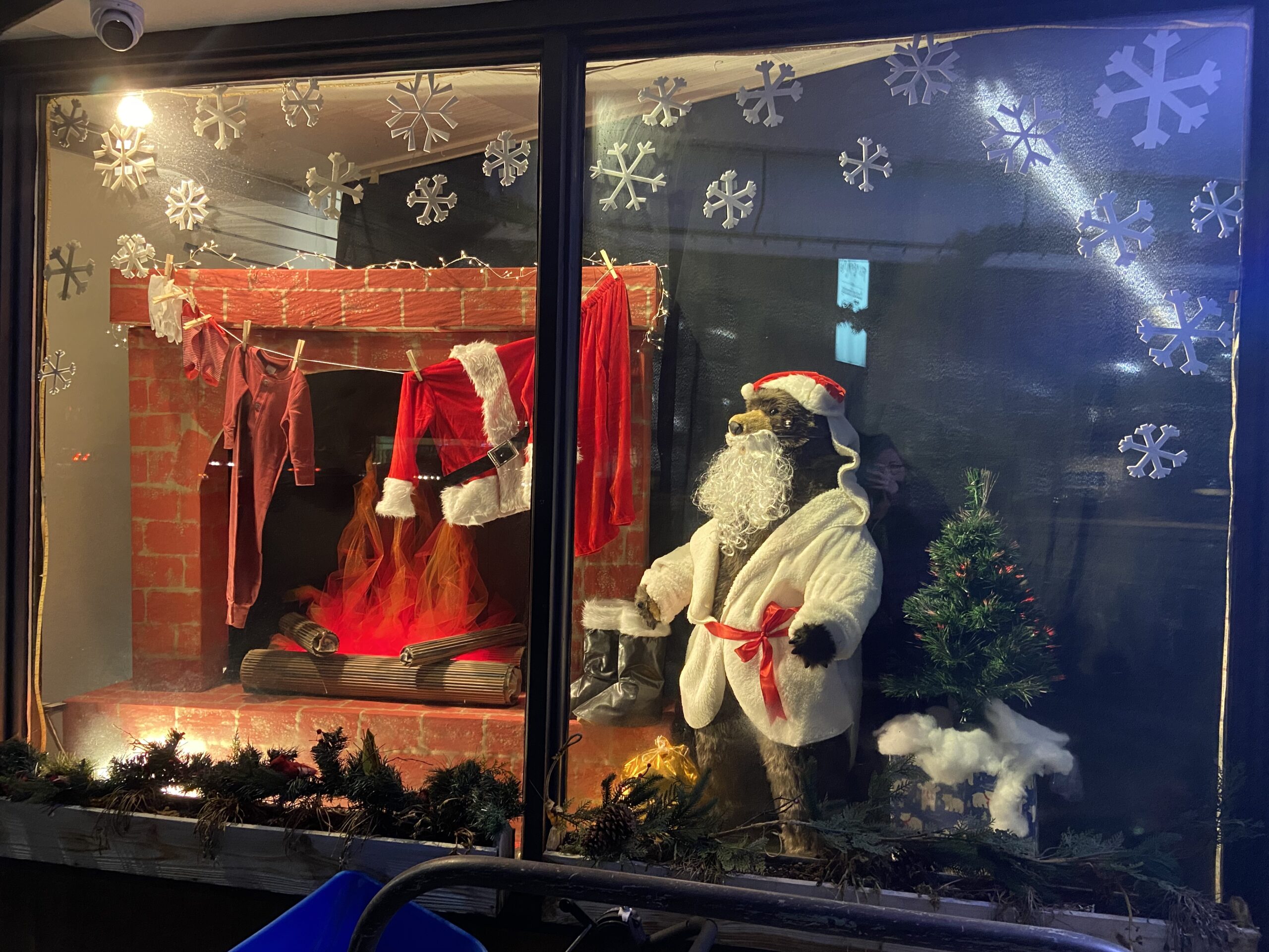 Downtown Holiday Window Decorating Contest - Downtown Missoula Partnership