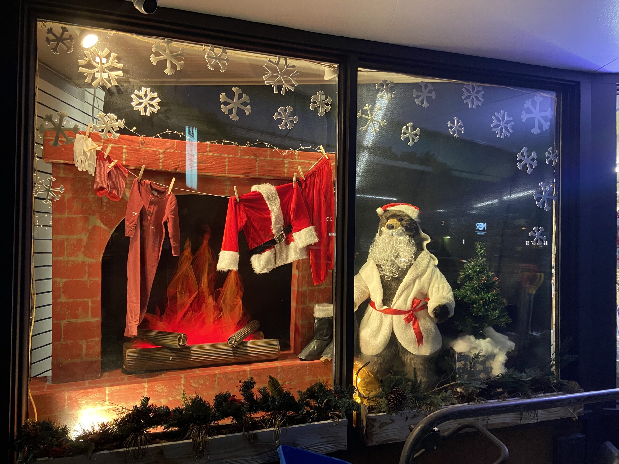 Downtown Holiday Window Decorating Contest - Downtown Missoula Partnership