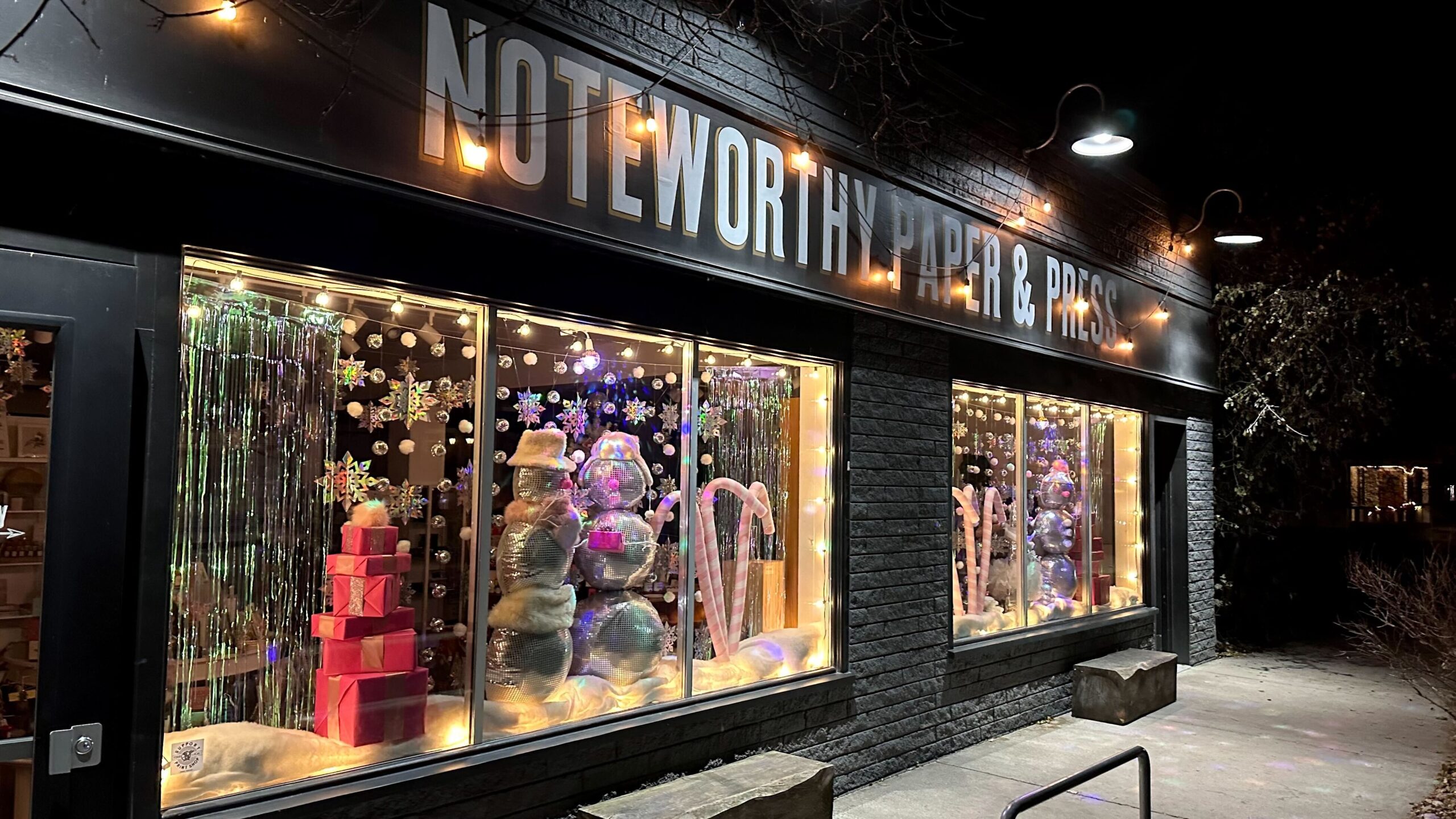 Downtown Holiday Window Decorating Contest - Downtown Missoula Partnership