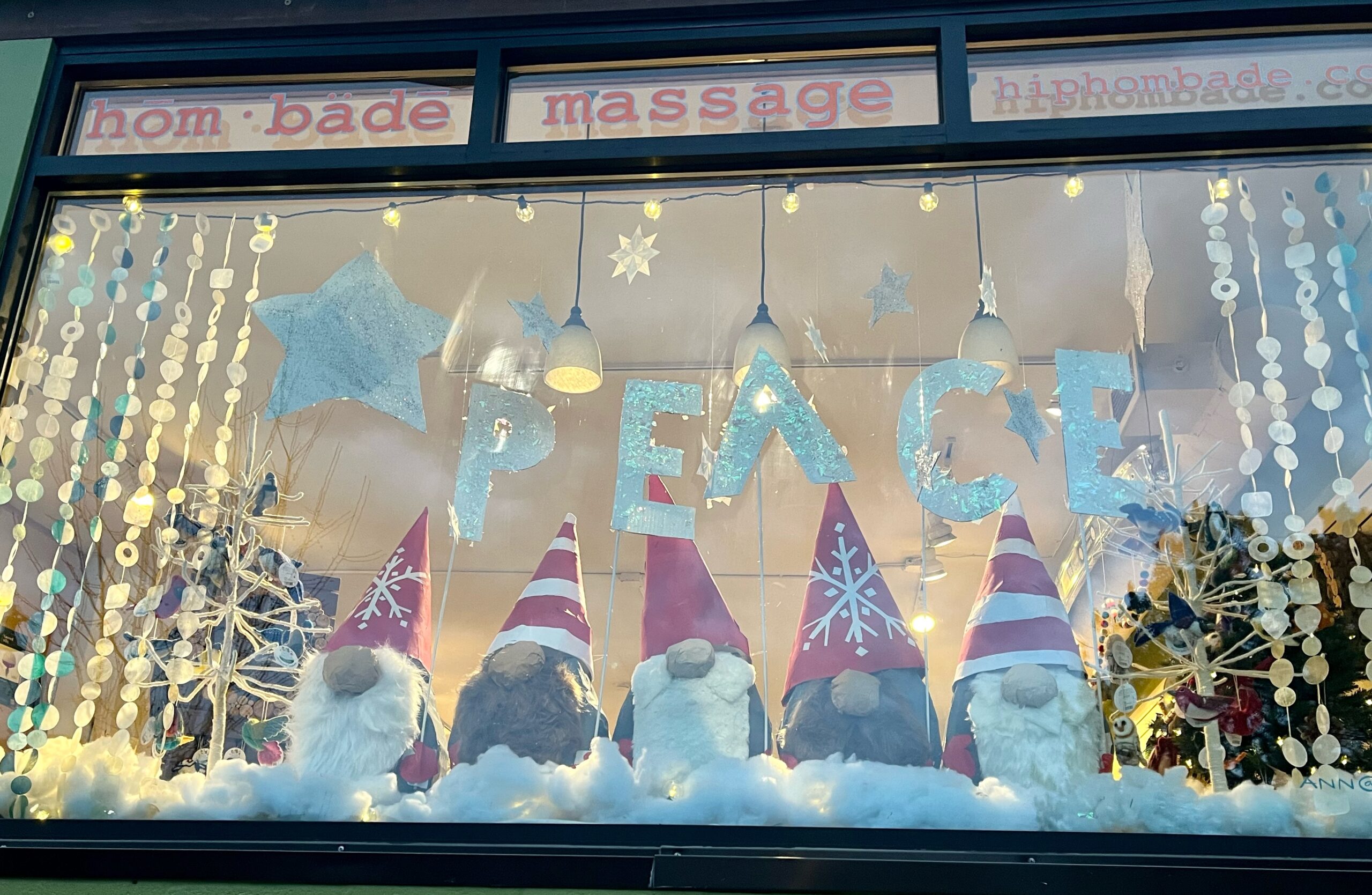 Downtown Holiday Window Decorating Contest - Downtown Missoula Partnership